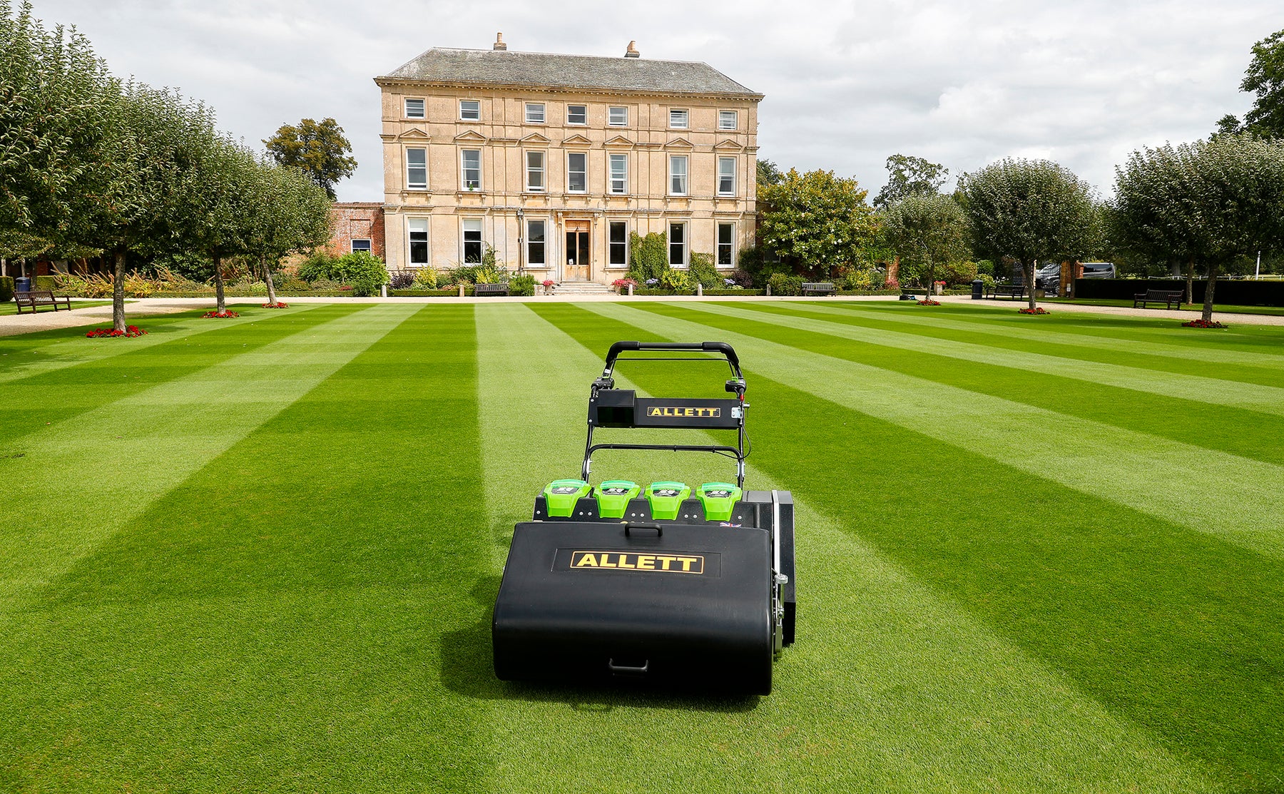 C34 Evolution Mk2 – Battery-Powered Professional Cylinder Mower with I